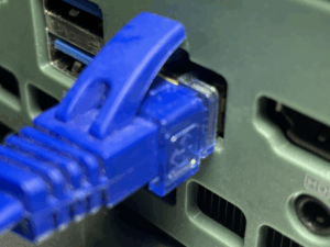 LANケーブルのコネクタのツメが折れた場合の対処方法 - otak-lab